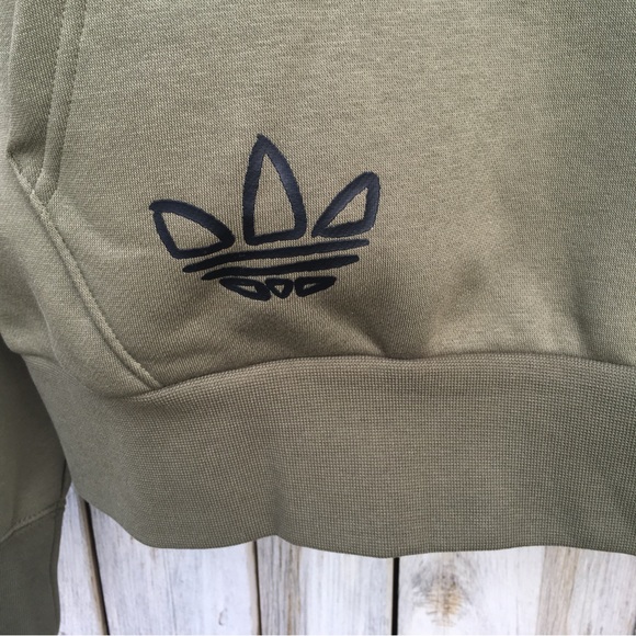 adidas Originals | Shirts | Nwt Adidas Originals Circle Logo Graphic ...